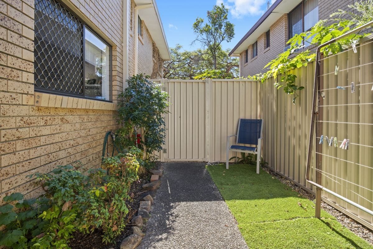 4/4 Angie Court, Mermaid Waters QLD 4218 - Real Estate By KYLIE
